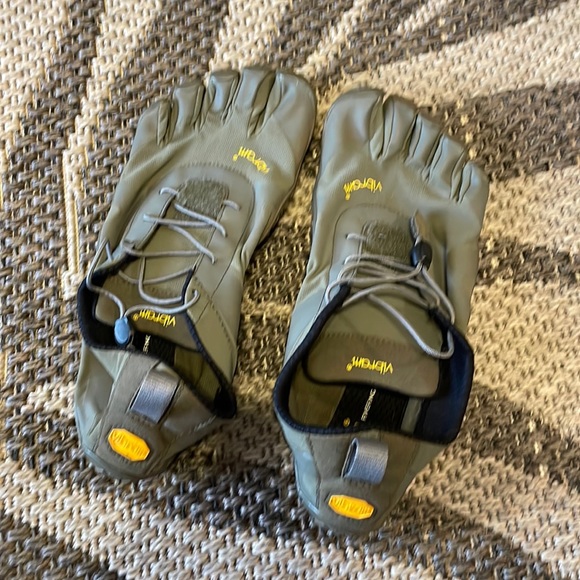 Vibram | Shoes | Vibram Five Finger Valpha Barefoot Shoes Size 42 Us995 ...